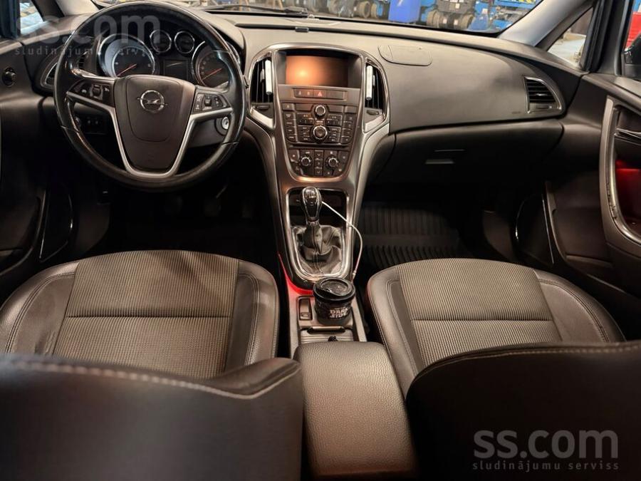 Melns Opel Astra 2010 Rīga, ar dzinēja tilpumu 1.70 L un nobraukumu 290 tūkst. km par 2999 €, foto 5 vietnē AUTOMOTO.COM.LV
