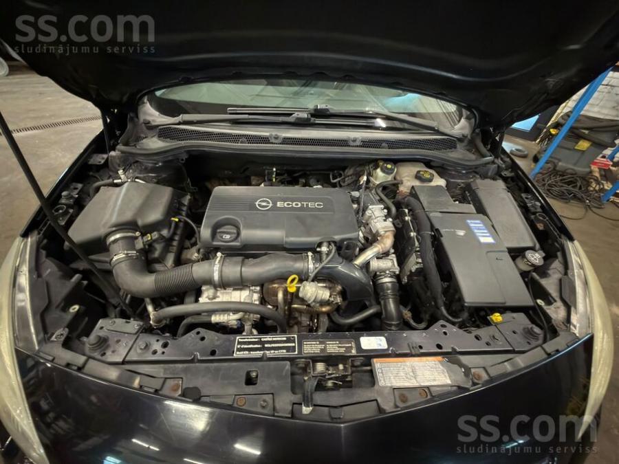 Melns Opel Astra 2010 Rīga, ar dzinēja tilpumu 1.70 L un nobraukumu 290 tūkst. km par 2999 €, foto 12 vietnē AUTOMOTO.COM.LV