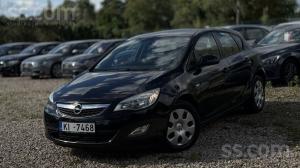 Black Opel Astra 2010 in Riga, with an engine capacity of 1.40 L and mileage of 247 thousand km for 2290 €, photo 3 on AUTOMOTO.COM.LV