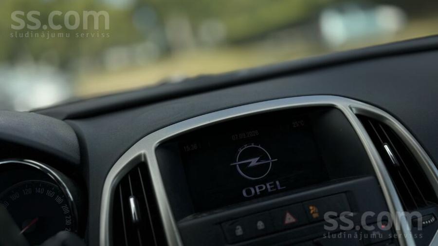 Black Opel Astra 2010 in Riga, with an engine capacity of 1.40 L and mileage of 247 thousand km for 2290 €, photo 13 on AUTOMOTO.COM.LV