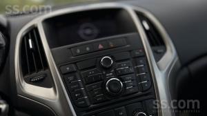 Black Opel Astra 2010 in Riga, with an engine capacity of 1.40 L and mileage of 247 thousand km for 2290 €, photo 16 on AUTOMOTO.COM.LV