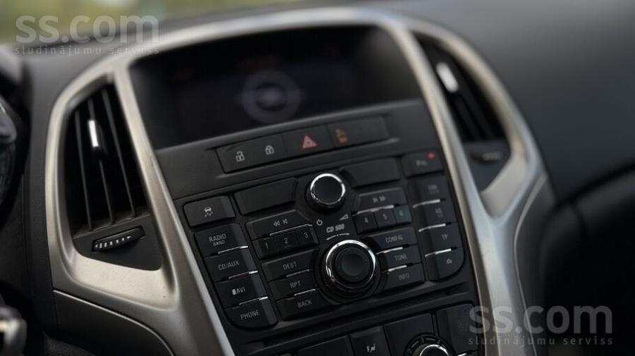Black Opel Astra 2010 in Riga, with an engine capacity of 1.40 L and mileage of 247 thousand km for 2290 €, photo 16 on AUTOMOTO.COM.LV