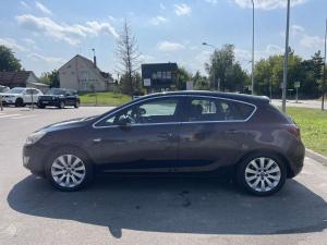 Melns Opel Astra 2010 Kauņa, ar dzinēja tilpumu 1.96 L un nobraukumu 218 tūkst. km par 3300 €, foto 4 vietnē AUTOMOTO.COM.LV