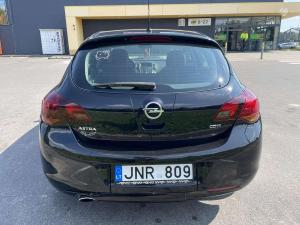 Melns Opel Astra 2010 Kauņa, ar dzinēja tilpumu 1.96 L un nobraukumu 218 tūkst. km par 3300 €, foto 6 vietnē AUTOMOTO.COM.LV