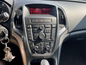 Melns Opel Astra 2010 Kauņa, ar dzinēja tilpumu 1.96 L un nobraukumu 218 tūkst. km par 3300 €, foto 13 vietnē AUTOMOTO.COM.LV