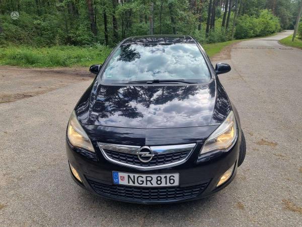 Melns Opel Astra 2010 Kauņa, ar dzinēja tilpumu 2.00 L un nobraukumu 216 tūkst. km par 2700 €, foto 4 vietnē AUTOMOTO.COM.LV