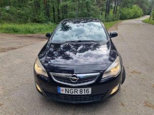 Melns Opel Astra 2010 Kauņa, ar dzinēja tilpumu 2.00 L un nobraukumu 216 tūkst. km par 2700 €, foto 4 vietnē AUTOMOTO.COM.LV