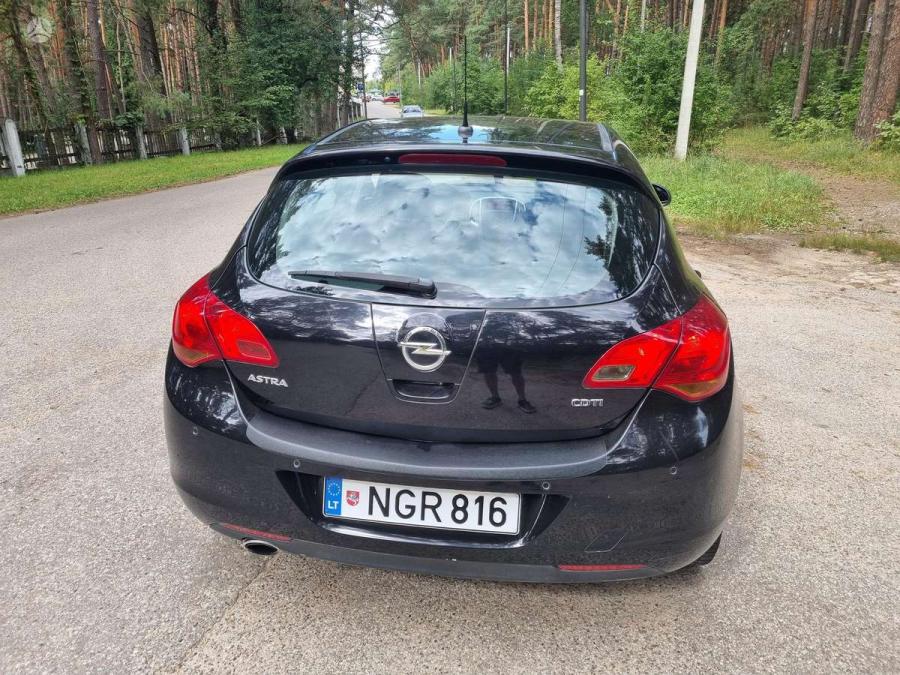 Melns Opel Astra 2010 Kauņa, ar dzinēja tilpumu 2.00 L un nobraukumu 216 tūkst. km par 2700 €, foto 7 vietnē AUTOMOTO.COM.LV