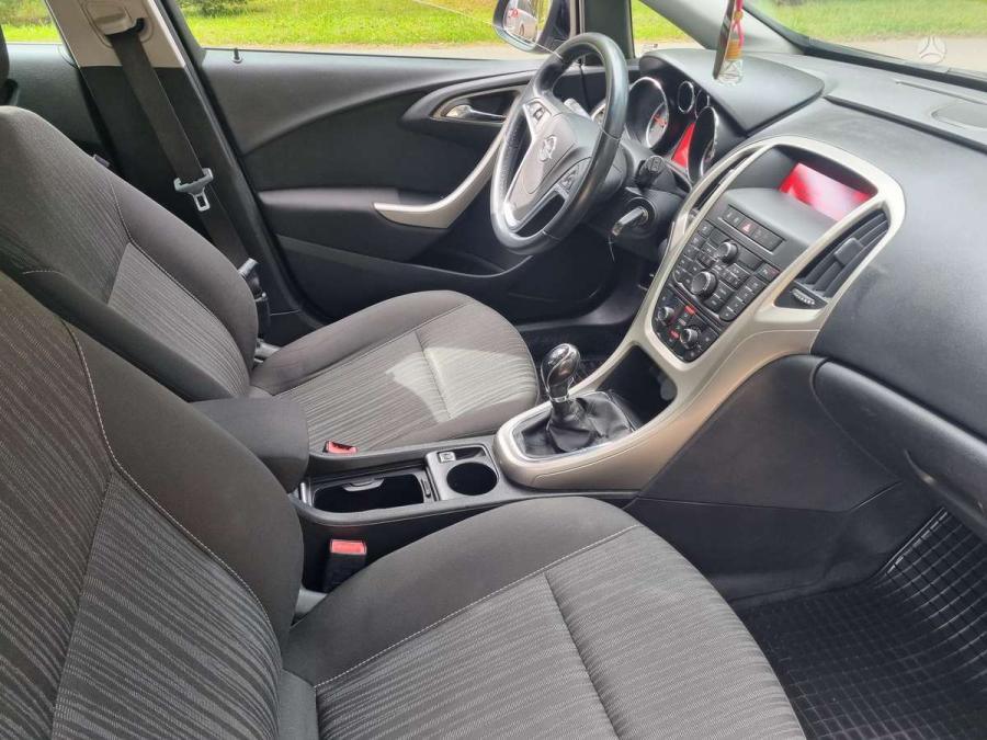 Melns Opel Astra 2010 Kauņa, ar dzinēja tilpumu 2.00 L un nobraukumu 216 tūkst. km par 2700 €, foto 8 vietnē AUTOMOTO.COM.LV