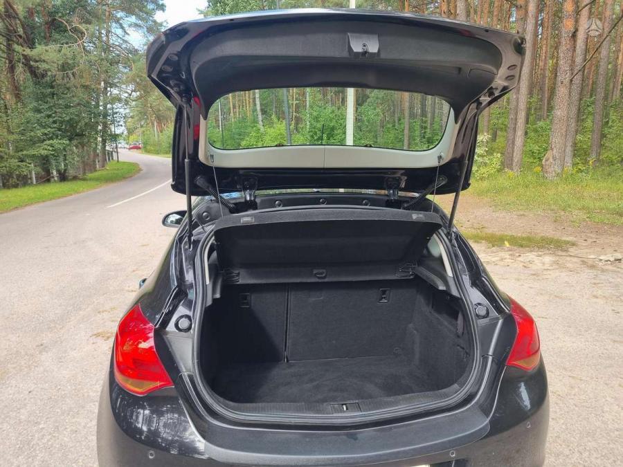Melns Opel Astra 2010 Kauņa, ar dzinēja tilpumu 2.00 L un nobraukumu 216 tūkst. km par 2700 €, foto 10 vietnē AUTOMOTO.COM.LV