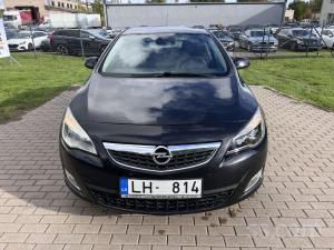 Melns Opel Astra 2010 Limbaži, ar dzinēja tilpumu 1.70 L un nobraukumu 262 tūkst. km par 1950 €, foto 3 vietnē AUTOMOTO.COM.LV