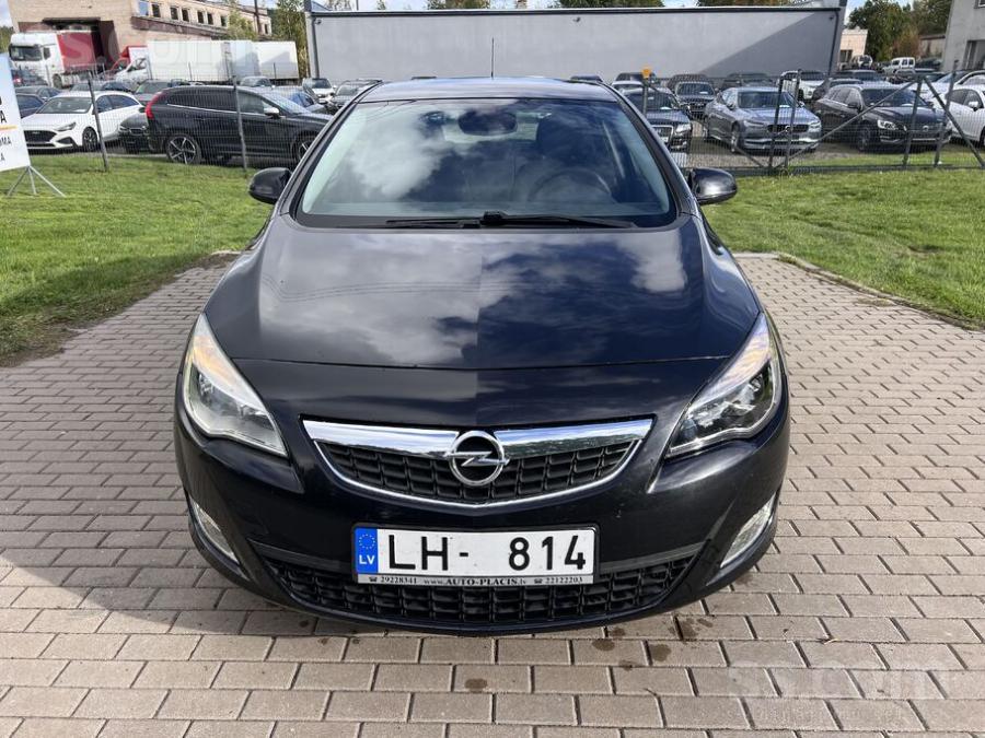 Melns Opel Astra 2010 Limbaži, ar dzinēja tilpumu 1.70 L un nobraukumu 262 tūkst. km par 1950 €, foto 3 vietnē AUTOMOTO.COM.LV