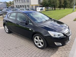 Melns Opel Astra 2010 Limbaži, ar dzinēja tilpumu 1.70 L un nobraukumu 262 tūkst. km par 1950 €, foto 4 vietnē AUTOMOTO.COM.LV