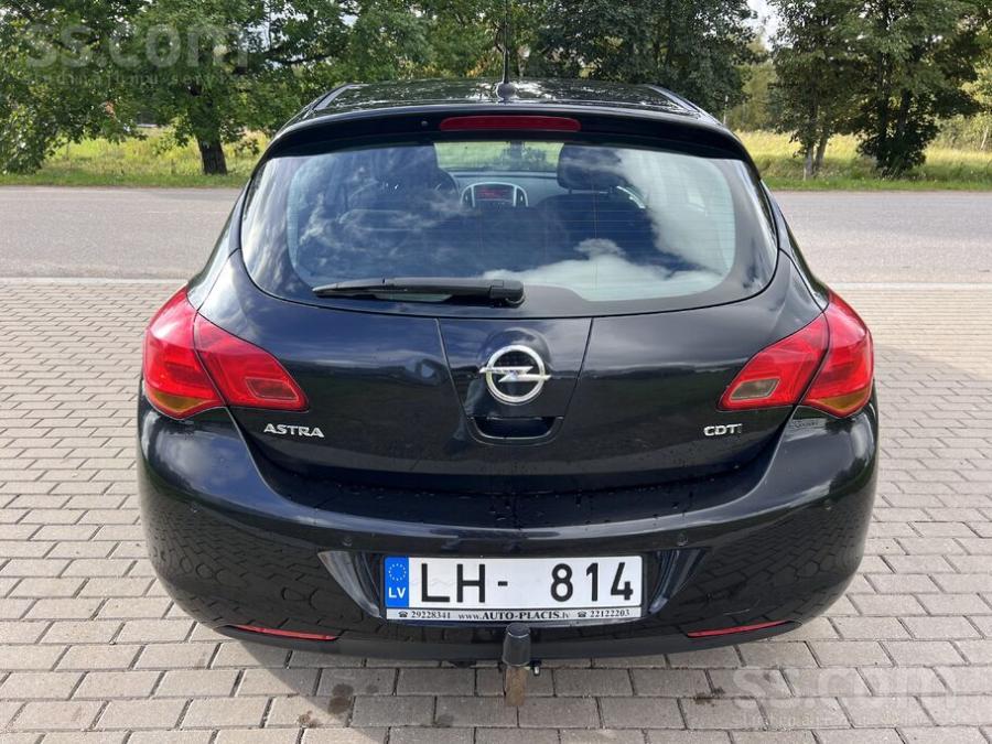 Melns Opel Astra 2010 Limbaži, ar dzinēja tilpumu 1.70 L un nobraukumu 262 tūkst. km par 1950 €, foto 6 vietnē AUTOMOTO.COM.LV