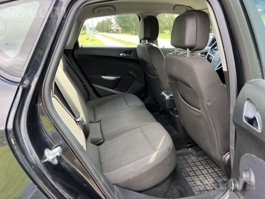 Melns Opel Astra 2010 Limbaži, ar dzinēja tilpumu 1.70 L un nobraukumu 262 tūkst. km par 1950 €, foto 12 vietnē AUTOMOTO.COM.LV