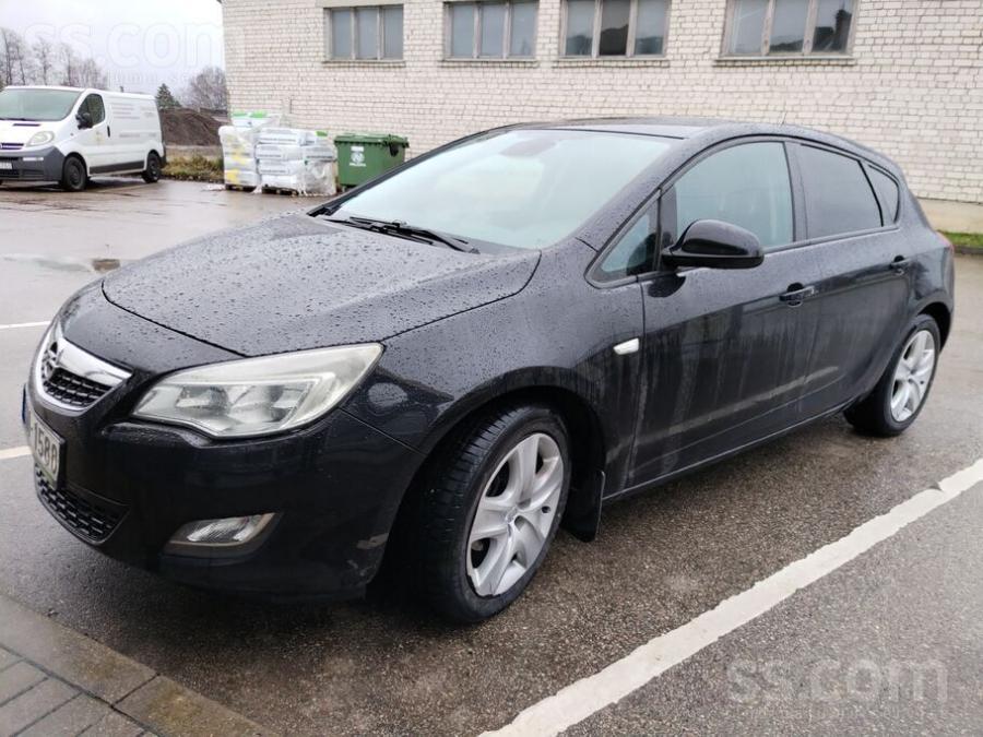 Black Opel Astra 2011 in Talsi, with an engine capacity of 1.30 L and mileage of 0 thousand km for 2690 €, photo 2 on AUTOMOTO.COM.LV