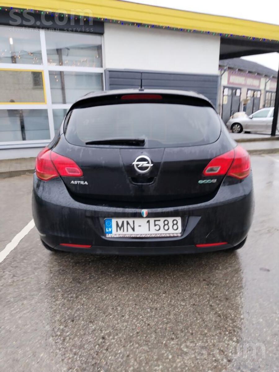 Black Opel Astra 2011 in Talsi, with an engine capacity of 1.30 L and mileage of 0 thousand km for 2690 €, photo 5 on AUTOMOTO.COM.LV