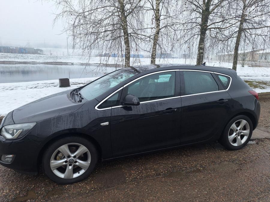 Melns Opel Astra 2011 Viļņa, ar dzinēja tilpumu 2.00 L un nobraukumu 273 tūkst. km par 4350 €, foto 5 vietnē AUTOMOTO.COM.LV