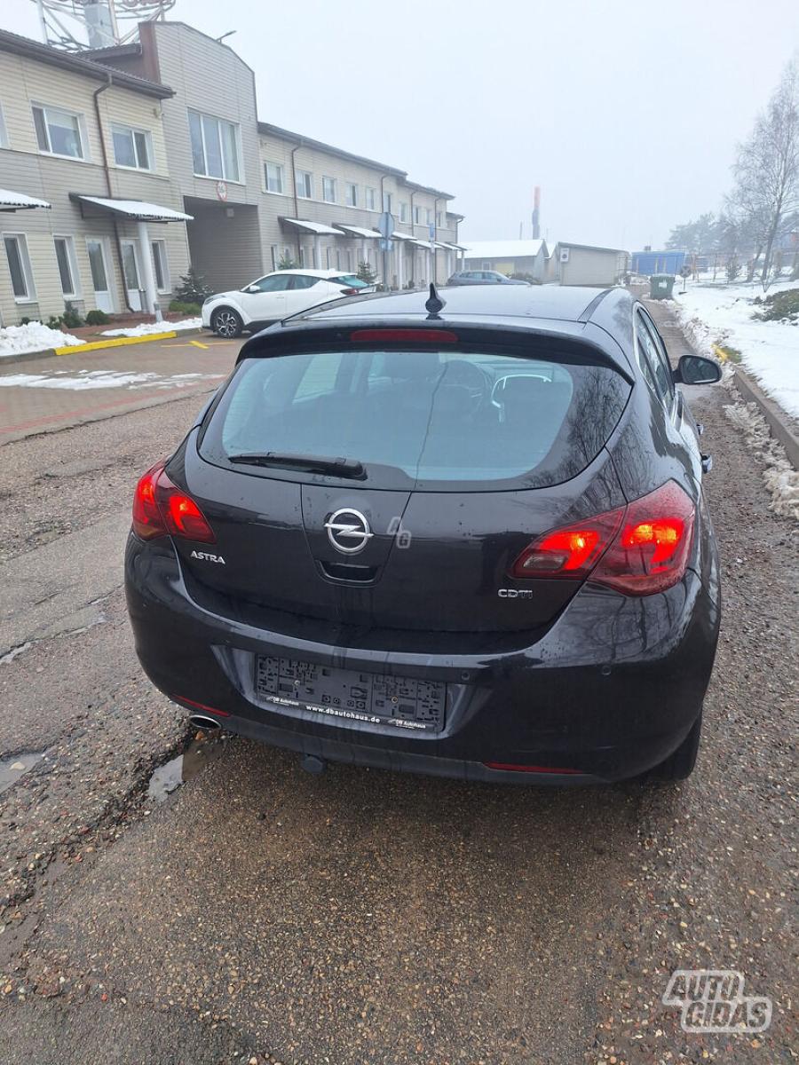 Melns Opel Astra 2011 Viļņa, ar dzinēja tilpumu 2.00 L un nobraukumu 273 tūkst. km par 4350 €, foto 6 vietnē AUTOMOTO.COM.LV