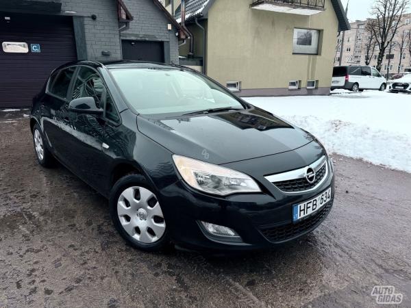 Melns Opel Astra 2011 Kauņa, ar dzinēja tilpumu 1.20 L un nobraukumu 296 tūkst. km par 1790 €, foto 1 vietnē AUTOMOTO.COM.LV