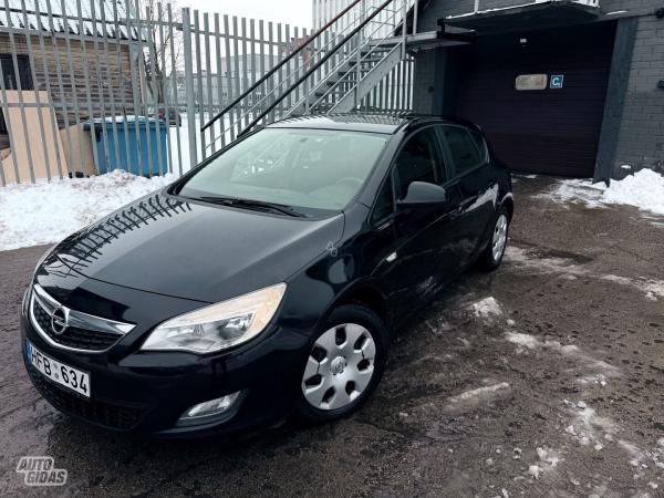 Melns Opel Astra 2011 Kauņa, ar dzinēja tilpumu 1.20 L un nobraukumu 296 tūkst. km par 1790 €, foto 2 vietnē AUTOMOTO.COM.LV