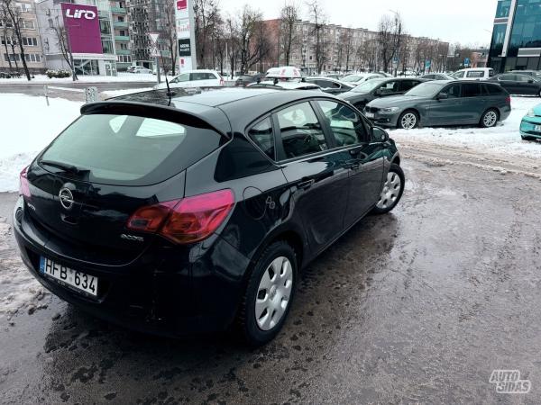 Melns Opel Astra 2011 Kauņa, ar dzinēja tilpumu 1.20 L un nobraukumu 296 tūkst. km par 1790 €, foto 4 vietnē AUTOMOTO.COM.LV