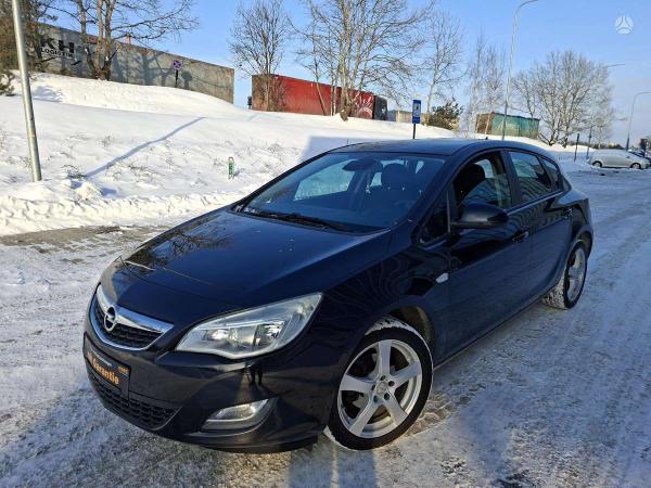 Melns Opel Astra 2011 Viļņa, ar dzinēja tilpumu 1.60 L un nobraukumu 200 tūkst. km par 3850 €, foto 4 vietnē AUTOMOTO.COM.LV