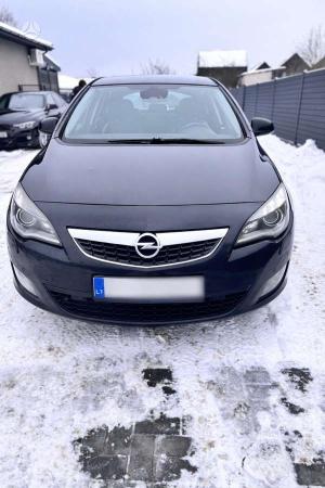 Melns Opel Astra 2011 Kauņa, ar dzinēja tilpumu 1.69 L un nobraukumu 320 tūkst. km par 3000 €, foto  vietnē AUTOMOTO.COM.LV