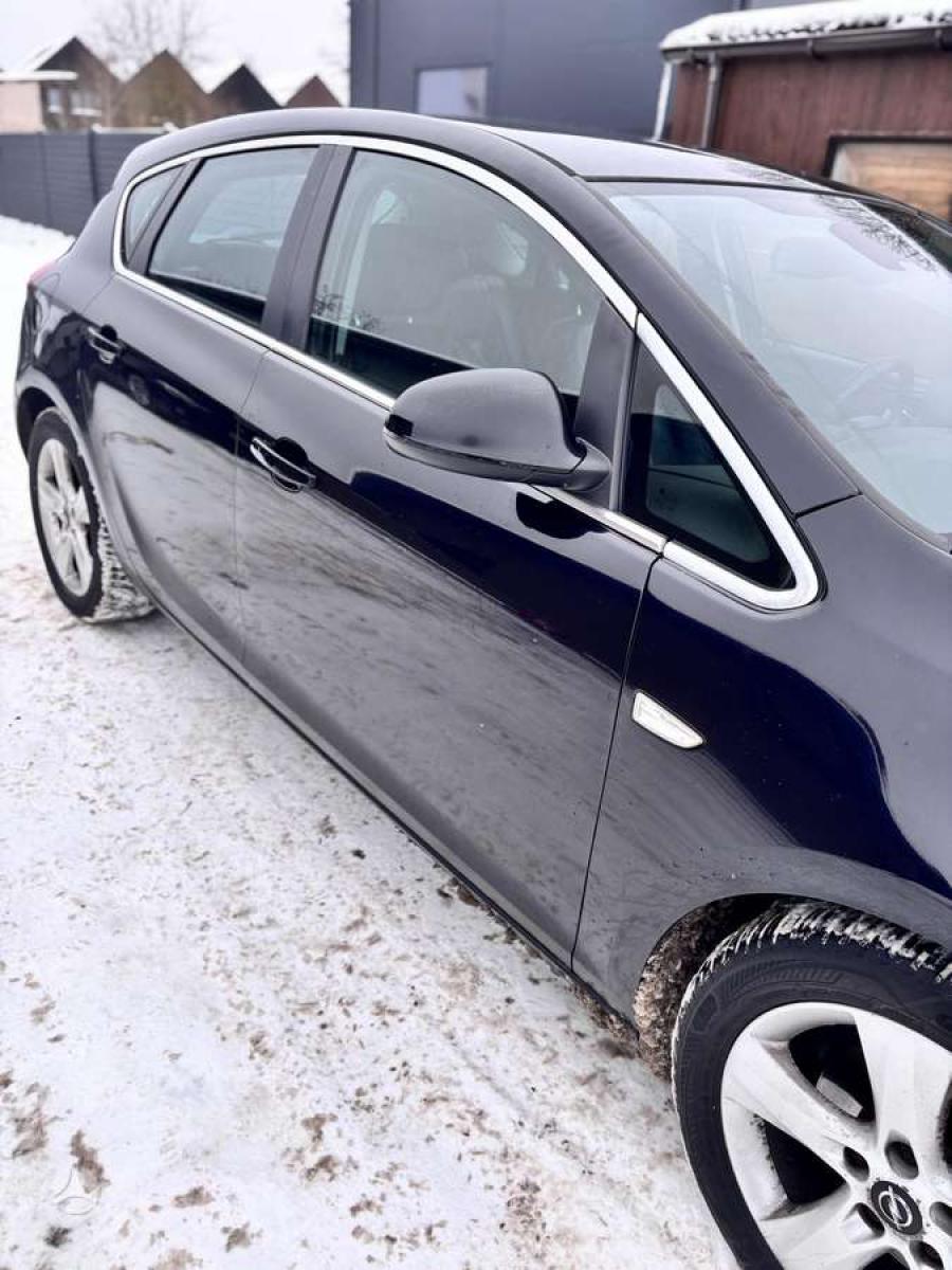 Melns Opel Astra 2011 Kauņa, ar dzinēja tilpumu 1.69 L un nobraukumu 320 tūkst. km par 3000 €, foto 2 vietnē AUTOMOTO.COM.LV