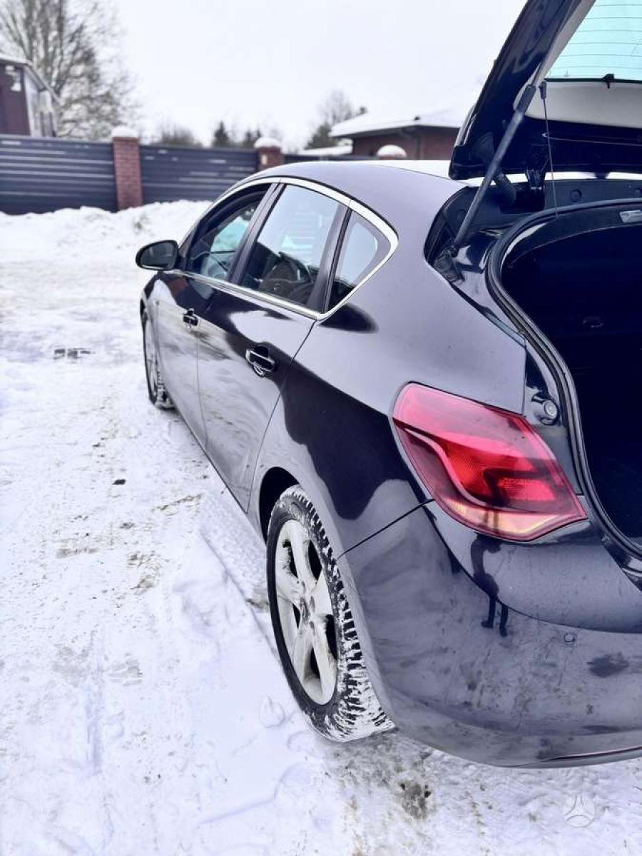 Melns Opel Astra 2011 Kauņa, ar dzinēja tilpumu 1.69 L un nobraukumu 320 tūkst. km par 3000 €, foto 10 vietnē AUTOMOTO.COM.LV