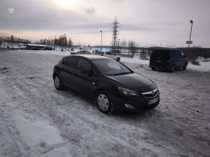 Black Opel Astra 2011 in Kaunas, with an engine capacity of 1.69 L and mileage of 223 thousand km for 2900 €, photo  on AUTOMOTO.COM.LV
