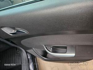 Black Opel Astra 2011 in Liepaja, with an engine capacity of 2.00 L and mileage of 284 thousand km for 2700 €, photo 9 on AUTOMOTO.COM.LV
