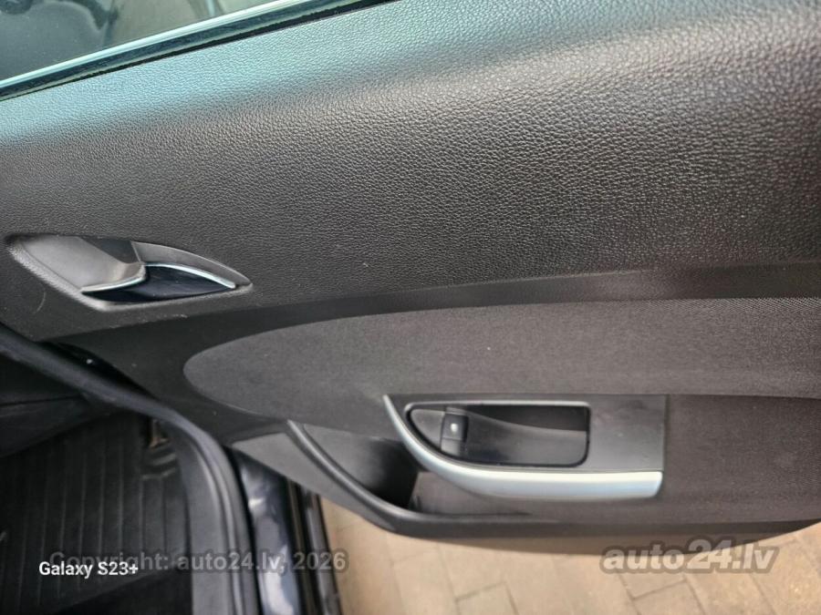 Black Opel Astra 2011 in Liepaja, with an engine capacity of 2.00 L and mileage of 284 thousand km for 2700 €, photo 9 on AUTOMOTO.COM.LV