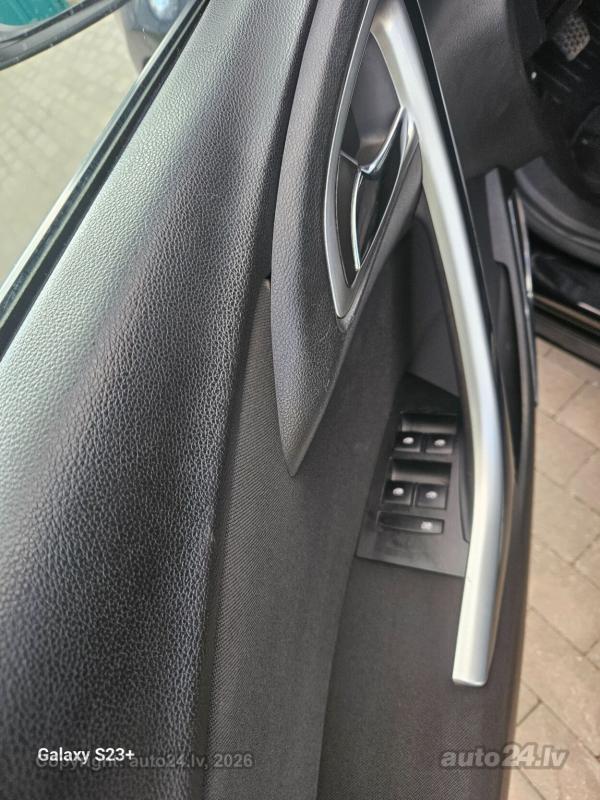 Black Opel Astra 2011 in Liepaja, with an engine capacity of 2.00 L and mileage of 284 thousand km for 2700 €, photo 11 on AUTOMOTO.COM.LV