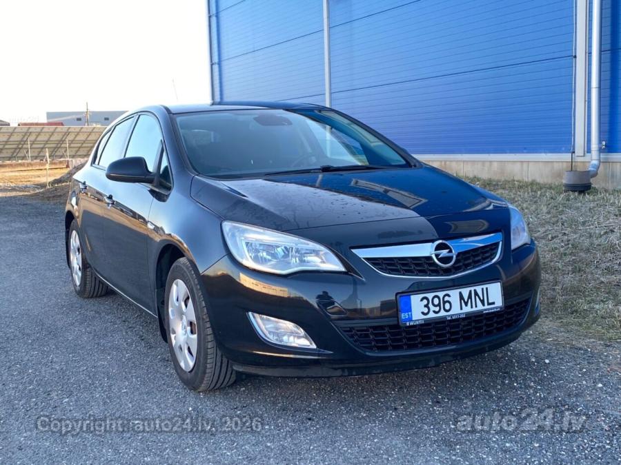 Black Opel Astra 2011 in Tartu, with an engine capacity of 1.60 L and mileage of 153 thousand km for 3790 €, photo 2 on AUTOMOTO.COM.LV
