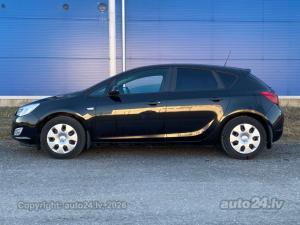 Black Opel Astra 2011 in Tartu, with an engine capacity of 1.60 L and mileage of 153 thousand km for 3790 €, photo 3 on AUTOMOTO.COM.LV