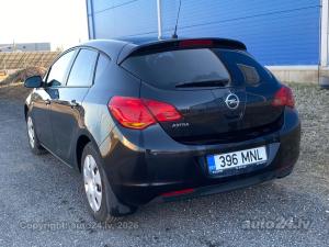 Black Opel Astra 2011 in Tartu, with an engine capacity of 1.60 L and mileage of 153 thousand km for 3790 €, photo 6 on AUTOMOTO.COM.LV