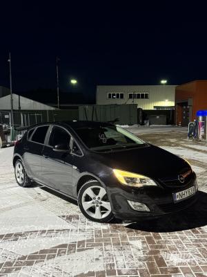 Black Opel Astra 2011 in Jurbarkas, with an engine capacity of 1.70 L and mileage of 198 thousand km for 3450 €, photo  on AUTOMOTO.COM.LV