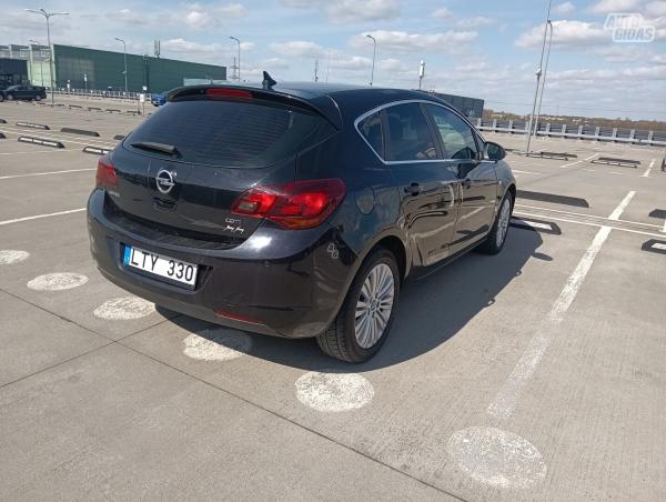 Melns Opel Astra 2011 Kauņa, ar dzinēja tilpumu 1.70 L un nobraukumu 281 tūkst. km par 2600 €, foto 4 vietnē AUTOMOTO.COM.LV