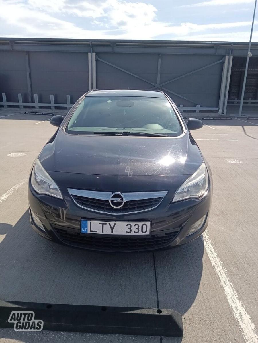 Melns Opel Astra 2011 Kauņa, ar dzinēja tilpumu 1.70 L un nobraukumu 281 tūkst. km par 2600 €, foto 1 vietnē AUTOMOTO.COM.LV
