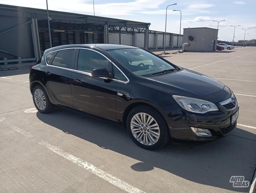 Melns Opel Astra 2011 Kauņa, ar dzinēja tilpumu 1.70 L un nobraukumu 281 tūkst. km par 2600 €, foto 4 vietnē AUTOMOTO.COM.LV