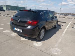 Melns Opel Astra 2011 Kauņa, ar dzinēja tilpumu 1.70 L un nobraukumu 281 tūkst. km par 2600 €, foto 5 vietnē AUTOMOTO.COM.LV