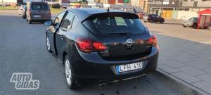 Black Opel Astra 2011 in Klaipeda, with an engine capacity of 1.60 L and mileage of 234 thousand km for 3200 €, photo 3 on AUTOMOTO.COM.LV