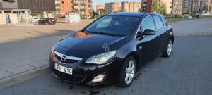 Black Opel Astra 2011 in Klaipeda, with an engine capacity of 1.60 L and mileage of 234 thousand km for 3200 €, photo 7 on AUTOMOTO.COM.LV