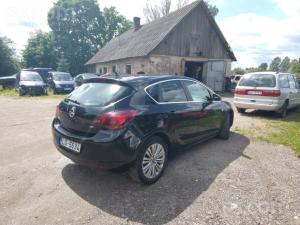 Melns Opel Astra 2011 Aizkraukle, ar dzinēja tilpumu 1.70 L un nobraukumu 281 tūkst. km par 3300 €, foto 3 vietnē AUTOMOTO.COM.LV
