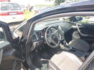 Melns Opel Astra 2011 Aizkraukle, ar dzinēja tilpumu 1.70 L un nobraukumu 281 tūkst. km par 3300 €, foto 5 vietnē AUTOMOTO.COM.LV