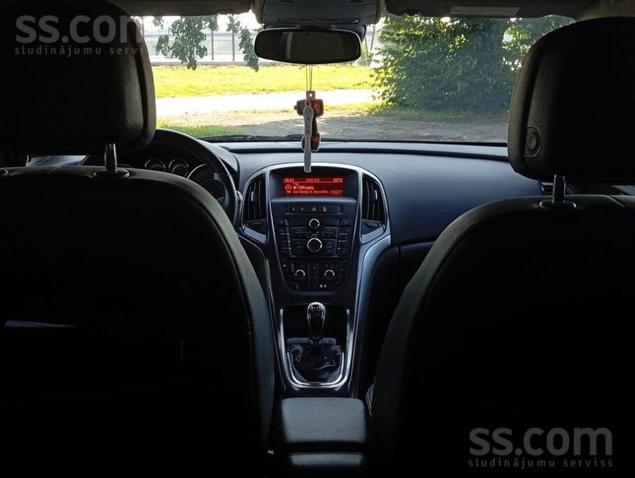 Melns Opel Astra 2011 Rīga, ar dzinēja tilpumu 1.70 L un nobraukumu 264 tūkst. km par 2500 €, foto 6 vietnē AUTOMOTO.COM.LV