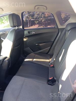 Melns Opel Astra 2011 Rīga, ar dzinēja tilpumu 1.70 L un nobraukumu 264 tūkst. km par 2500 €, foto 9 vietnē AUTOMOTO.COM.LV