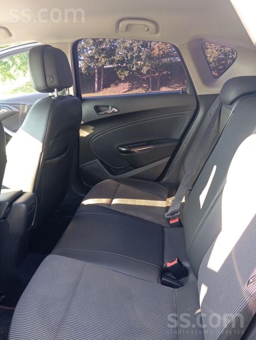 Melns Opel Astra 2011 Rīga, ar dzinēja tilpumu 1.70 L un nobraukumu 264 tūkst. km par 2500 €, foto 9 vietnē AUTOMOTO.COM.LV