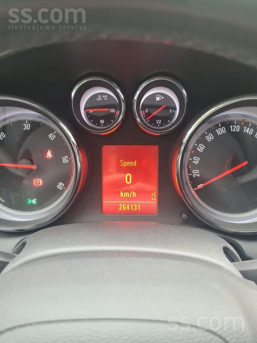 Melns Opel Astra 2011 Rīga, ar dzinēja tilpumu 1.70 L un nobraukumu 264 tūkst. km par 2500 €, foto 10 vietnē AUTOMOTO.COM.LV